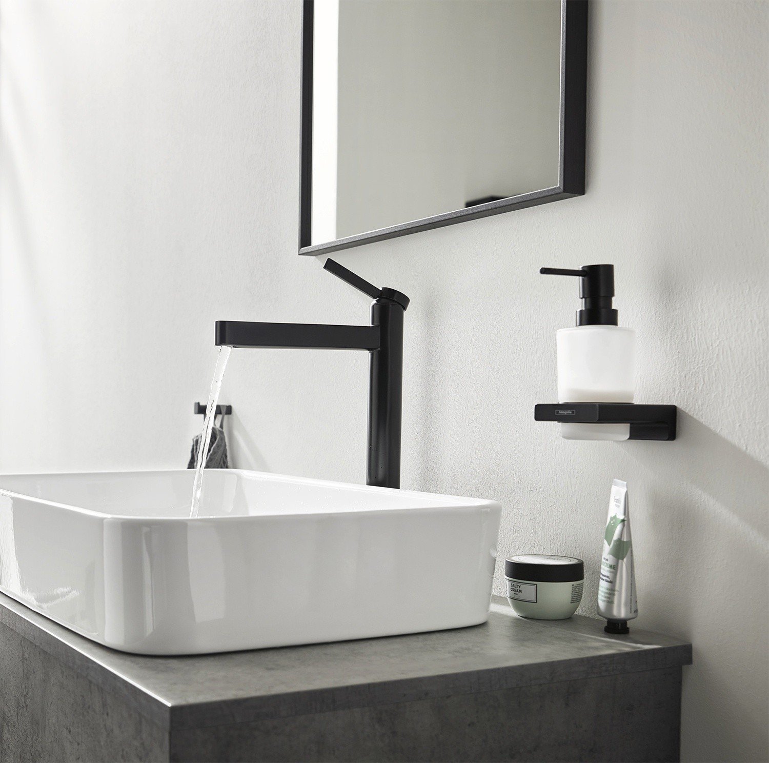 Hansgrohe AddStoris 41745670 - Дозатор для жидкого мыла 200 мл (черный ...