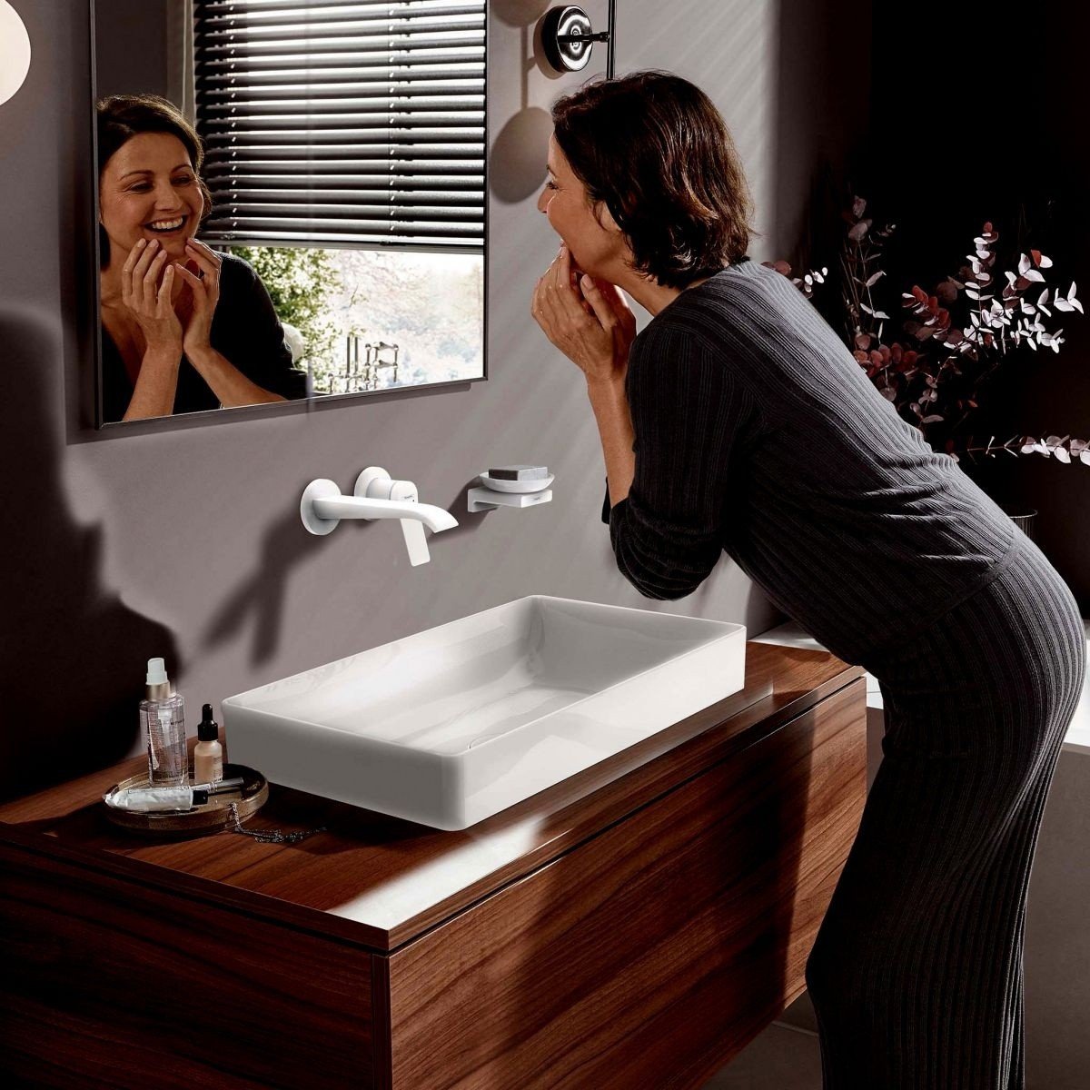 Hansgrohe Vivenis 75050700 Настенный смеситель для раковины излив 192 ...